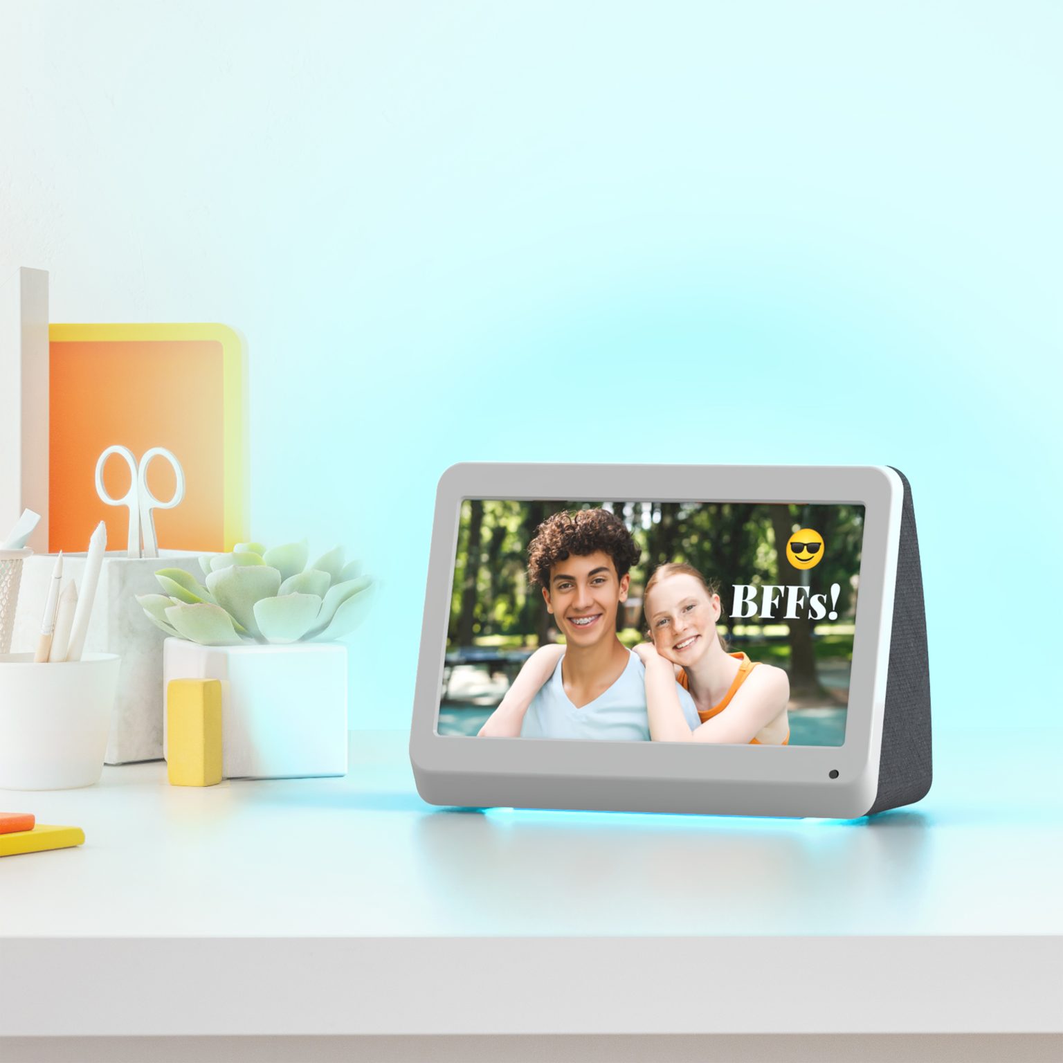 MyLuma Smart LED PhotoShare Frame | Simply Smart Home