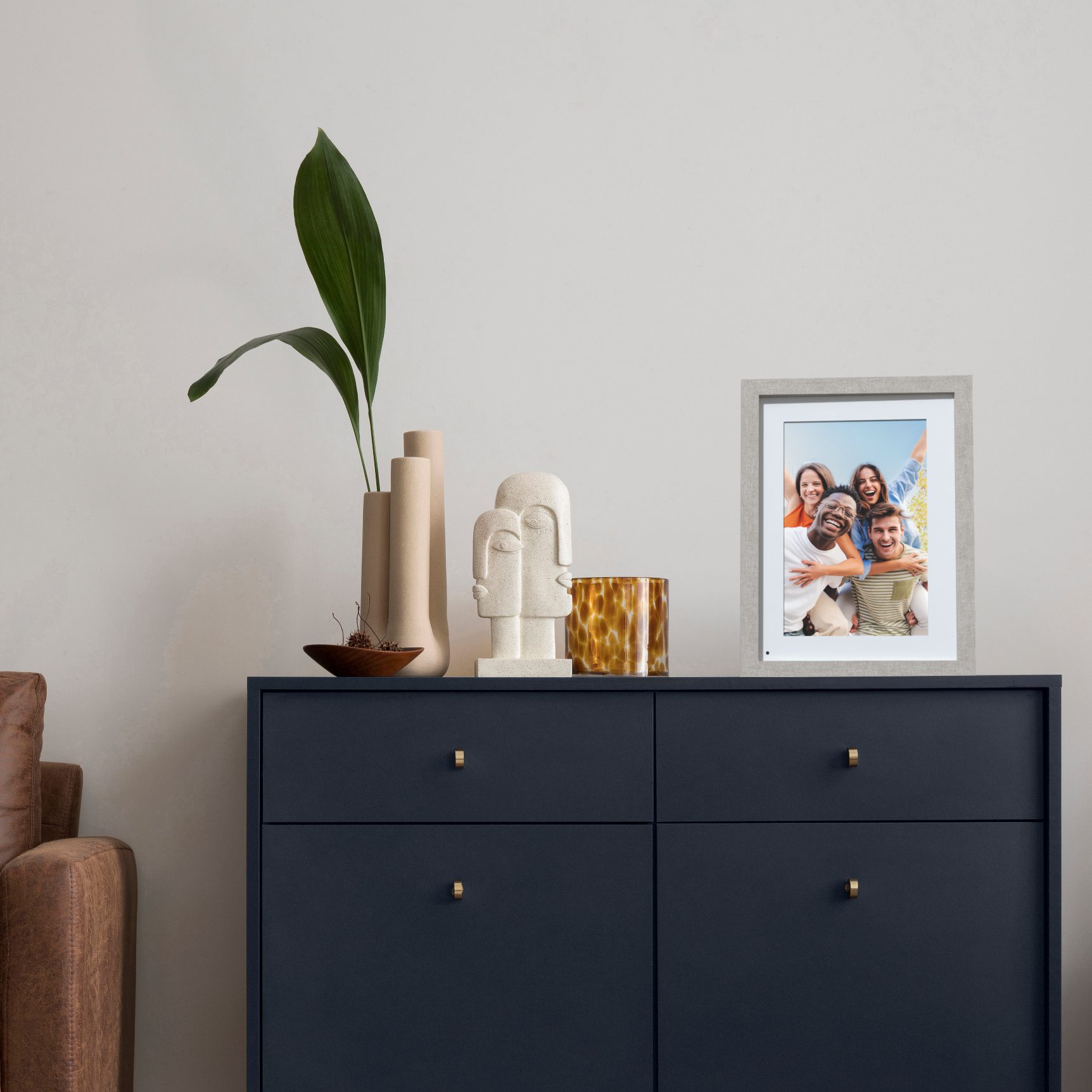 Gallery PhotoShare Frame | Simply Smart Home